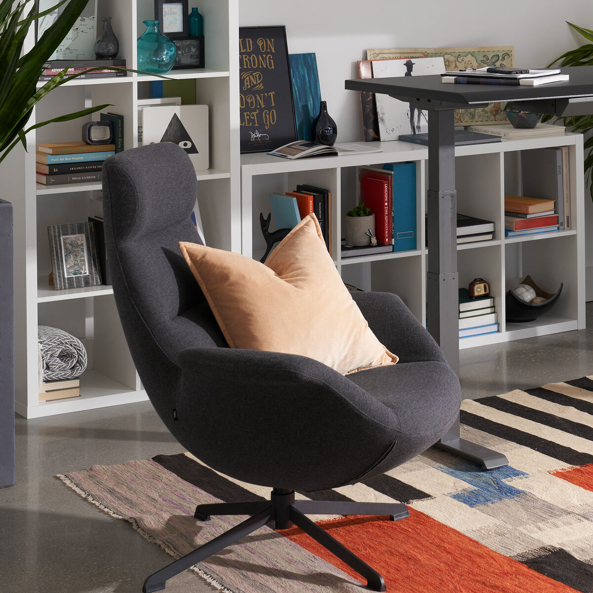 Lounge Chair | Soft Seating | Vari®