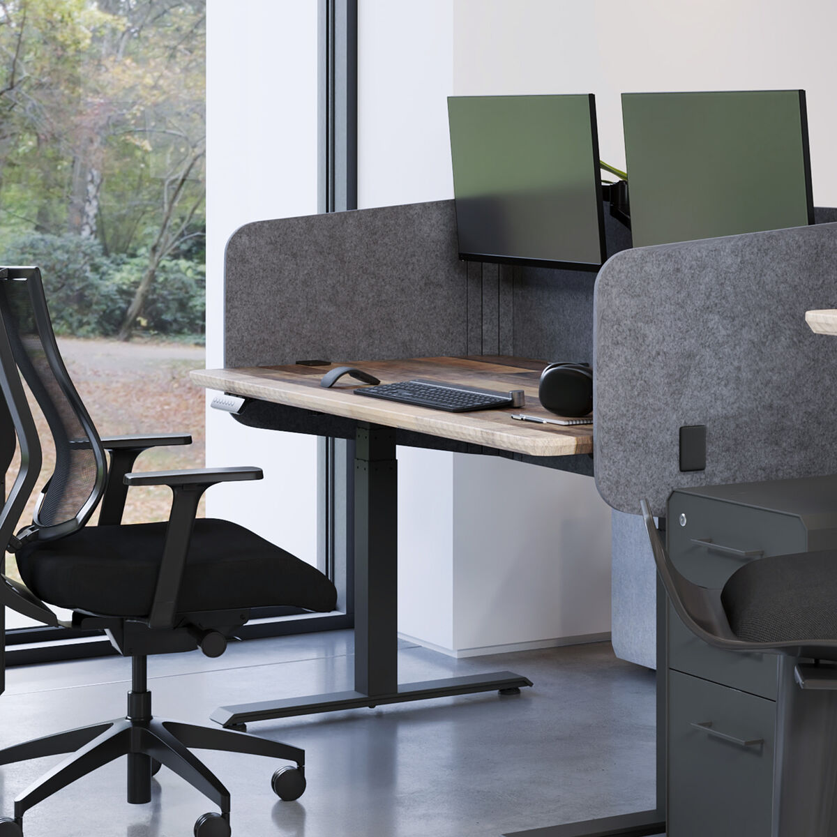 Privacy Desk Surround 60 | Privacy in an Open Office | Vari®