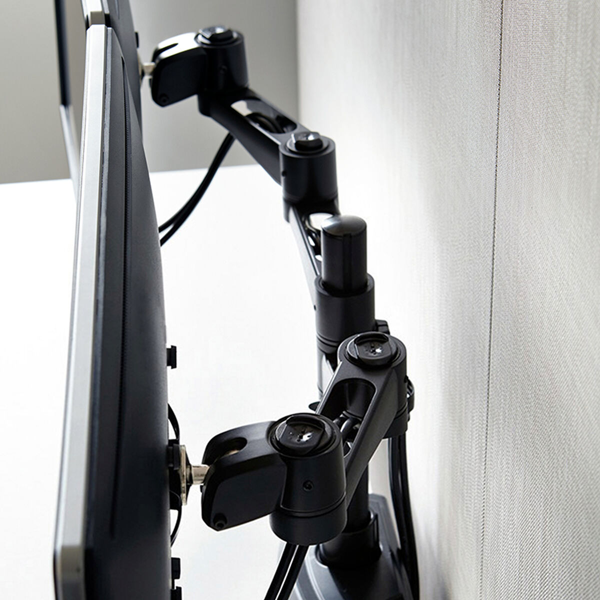 Dual-Monitor Arm 180 Degree | Small Monitor Stands | Vari®